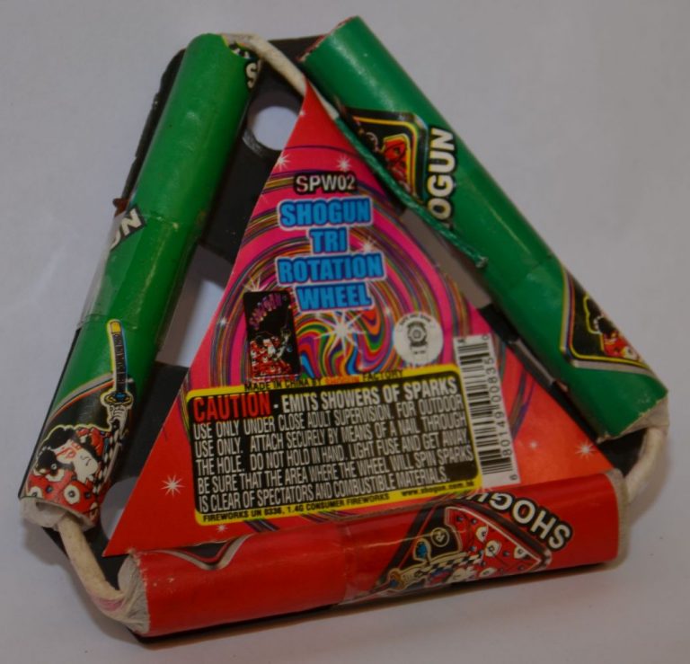 Pulling Fireworks – Buy Fireworks in Fort Pierce @ Wholesale Prices